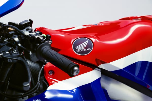 Et voici... Les nouvelles couleurs de la Honda officielle